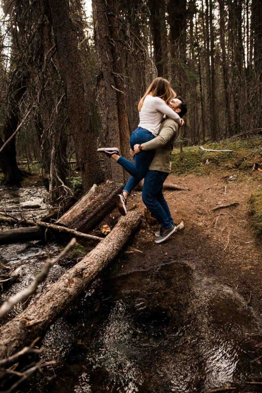 20 Posing Prompts for Couples – Valerie Richer Photography